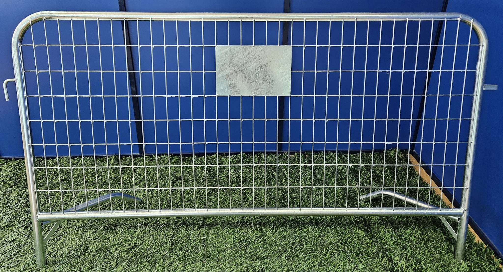 Valla Inclinada Con Mallazo Galvanizada 2x1m - Vallas Arte®